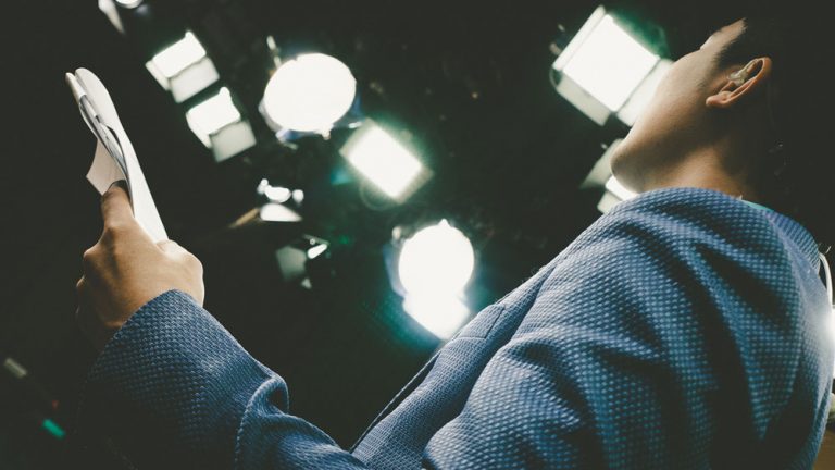 The Pros And Cons Of Reading From A Script Presentation Guru